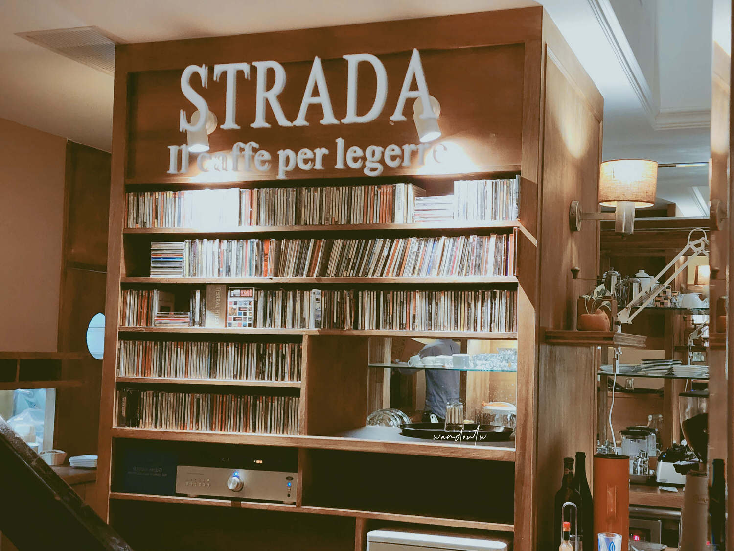 步道咖啡(新址)CAFÉ STRADA ll 新址介紹(高雄咖啡廳)復古歐式咖啡餐酒館 – 豌豆自遊自在美食趣
